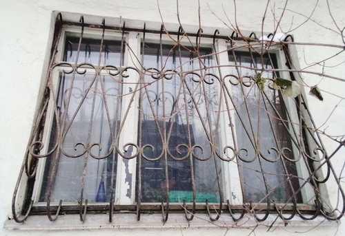 Три кованые решетки на окна. Цена за комплект