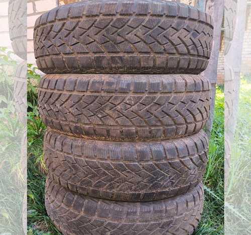 Windforce Snowblazer 215/65 R16 98H
