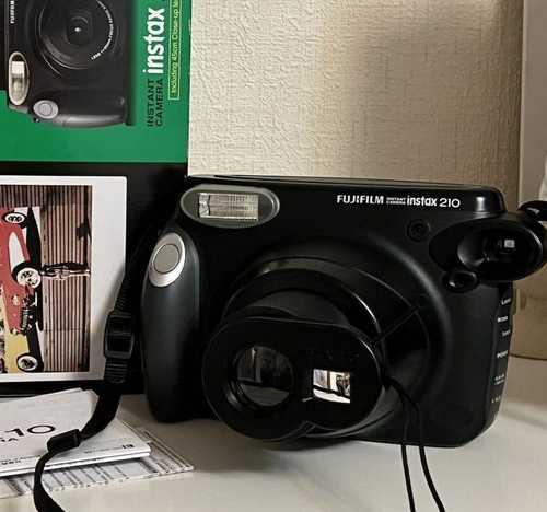 Фотоаппарат Fujifilm Instax Wide 210 black