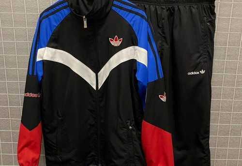 Спортивный костюм Adidas в стиле ретро 90-х