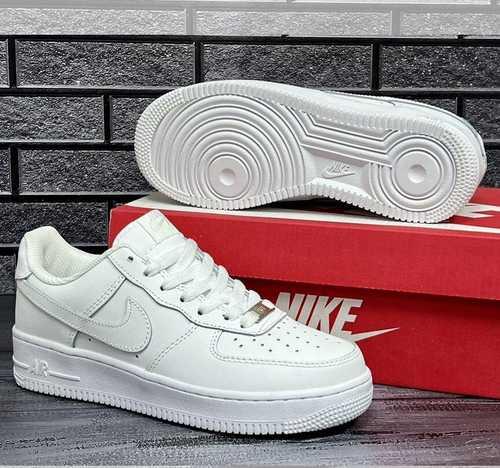 Кроссовки nike air force 1 белые