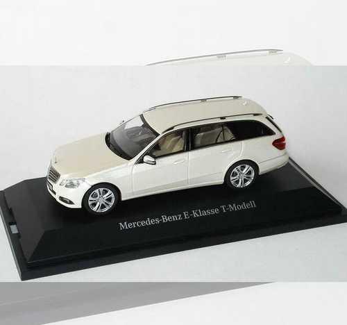 Модель Mercedes-Benz E-Class Estate/T-modell 1/43