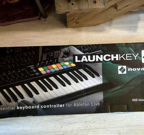 Миди клавиатура launch key novation 49