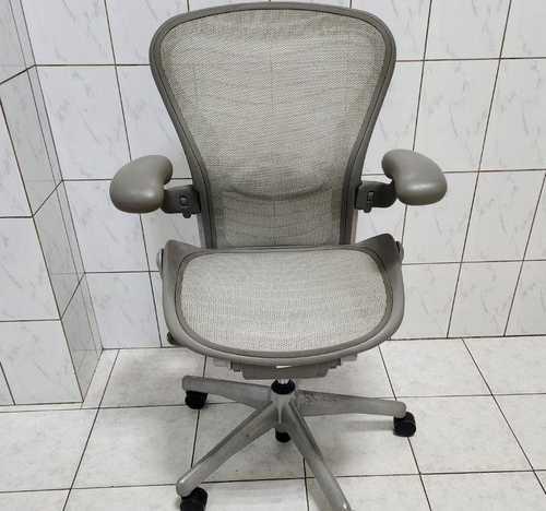 Кресло herman miller aeron