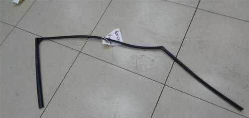Уплотнитель стекла двери Hyundai ix35 2010-2015