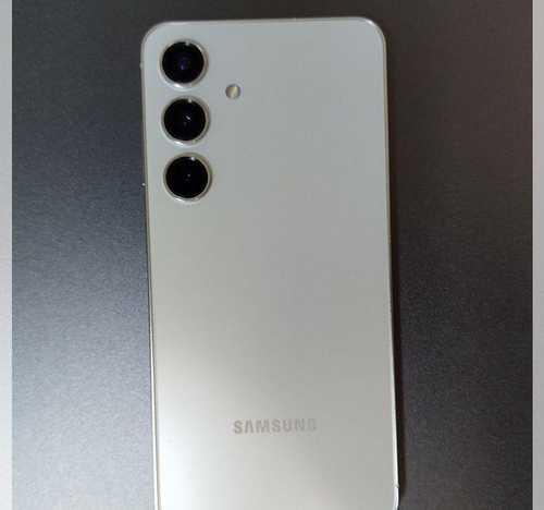 Samsung Galaxy S24, 8/256 ГБ
