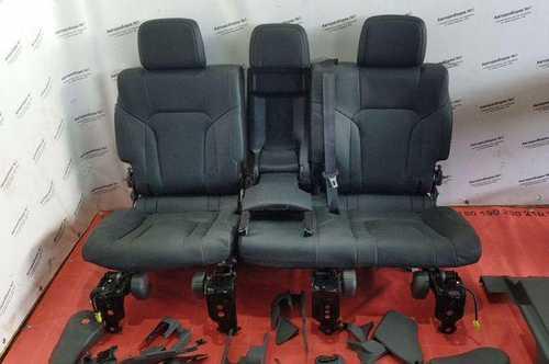 Заднее сиденье (2 ряд) Toyota Land Cruiser 200
