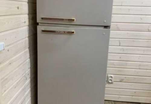 Холодильник юрюзань СССР