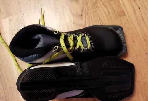 Лыжные ботинки новые 33 размер