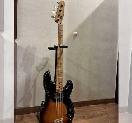 Басс-гитара Fender Squier Precision Bass