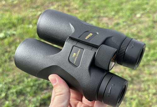 Бинокль Nikon Prostaff 7S 8x42