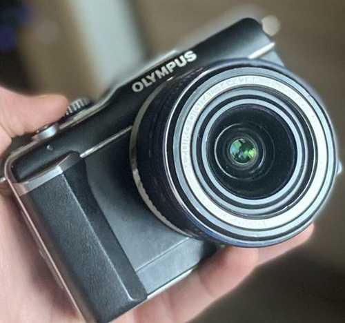 Компактный фотоаппарат olympus e-pl1