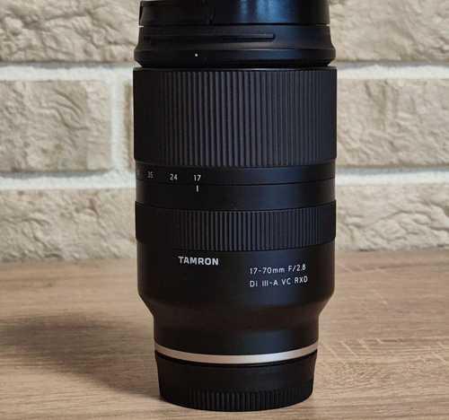 Объектив Tamron 17-70mm F/2.8 Di III-A VC RXD