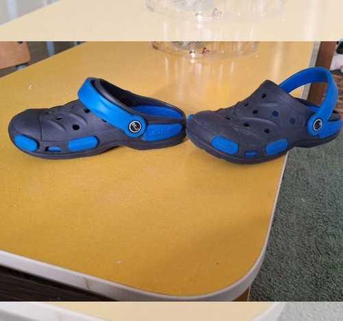 Тапочки crocs