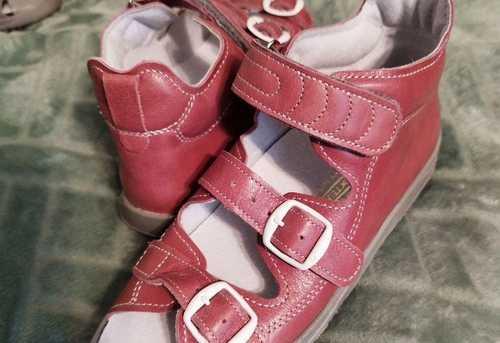 Новые ортопедические босоножки (34,5 размер)