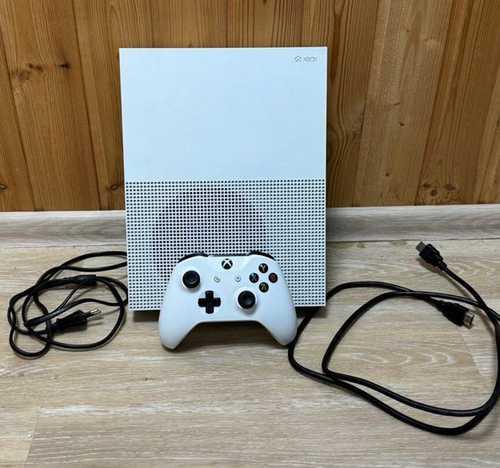 Xbox One S All digital edition с геймпадом