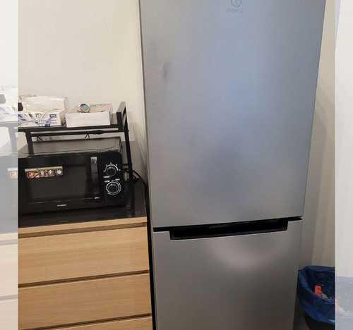 Холодильник Indesit DS 4160 S