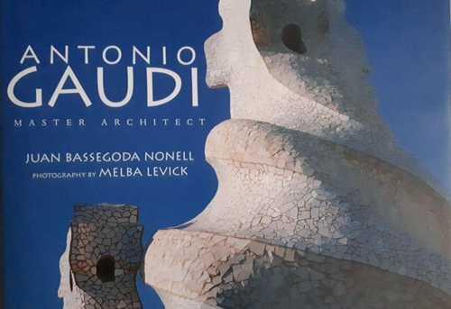 Книга-фотоальбом Antonio Gaudi