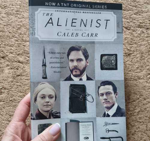 Alienist книга на английском языке