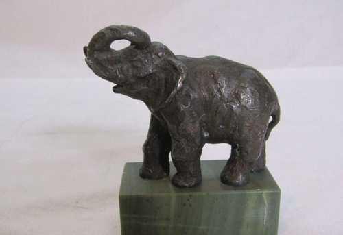 Статуэтка старинная, фигура "Слон" На камне №10053
