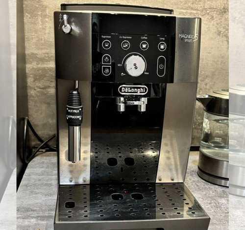 Кофемашина delonghi magnifica s