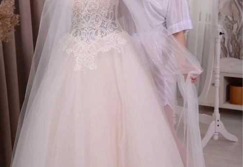Свадебное платье размер 42-44 + фата