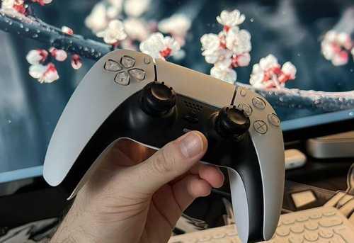 Геймпад PlayStation 5 DualSense белый