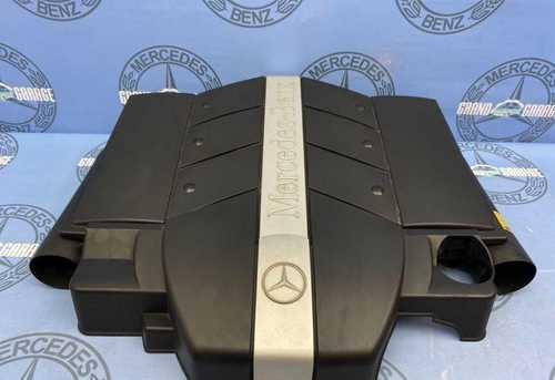 Крышка двигателя Mercedes-Benz S-Class W220