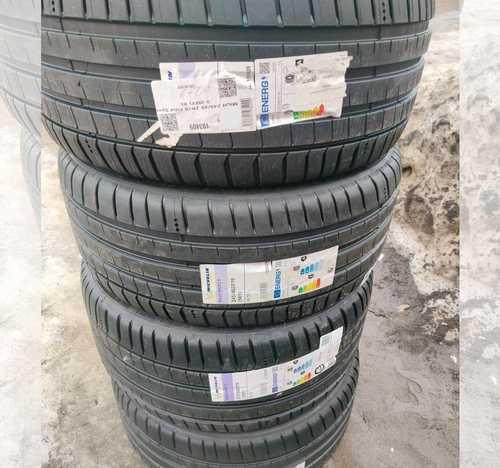 Michelin Pilot Sport 5 245/40 R19 и 275/35 R19 98Y