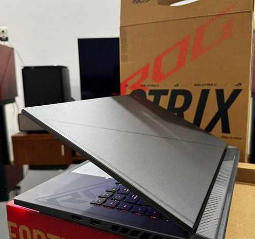 Asus rog strix g16 2023