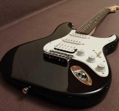 Электрогитара Squier Bullet Stratocaster с чехлом