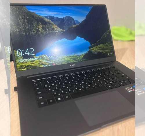 Продаю ноутбук Honor magicbook 15 BMH-WFQ9HN