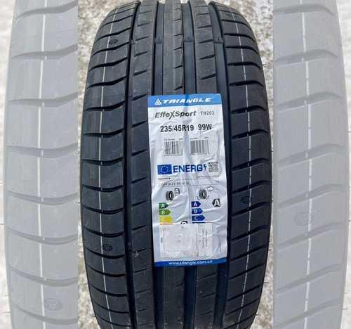 Triangle EffeXSport TH202 235/45 R19 99W