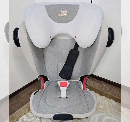 Автокресло Britax Romer Kidfix II XP Sict 15-36