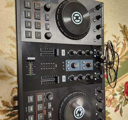 Native Instruments Traktor Kontrol S2