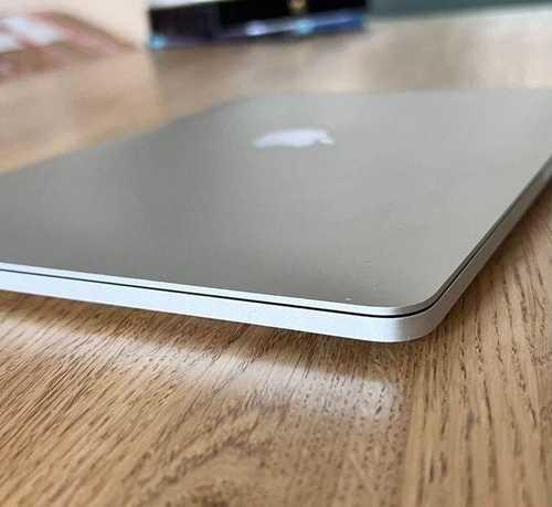 MacBook Pro 13 model A1706