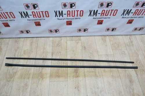 Уплотнитель двери Opel Astra H