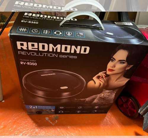 Робот пылесос Redmond rv-r350
