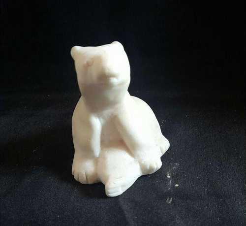 Винтажная статуэтка из мрамора Белый медведь