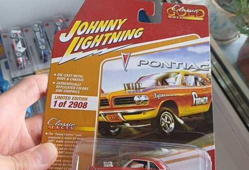 Johnny Lightning 1963 Pontiac Tempest