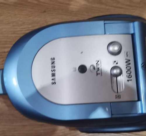 Продаю Пылесос Samsung, 1600W, проводной