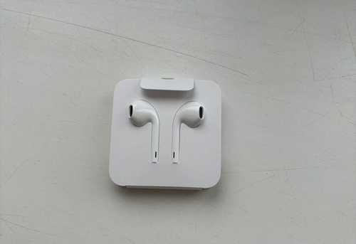 Наушники Apple EarPods with Lightning