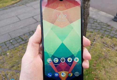 Телефон Motorola Moto e7 plus