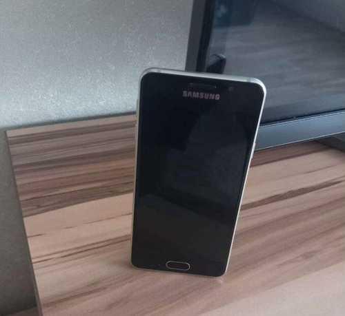 Телефон Samsung а3 2016