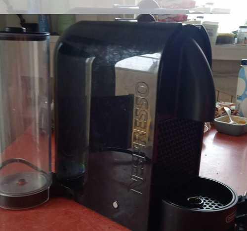 Капсульная кофемашина Delonghi Nespresso