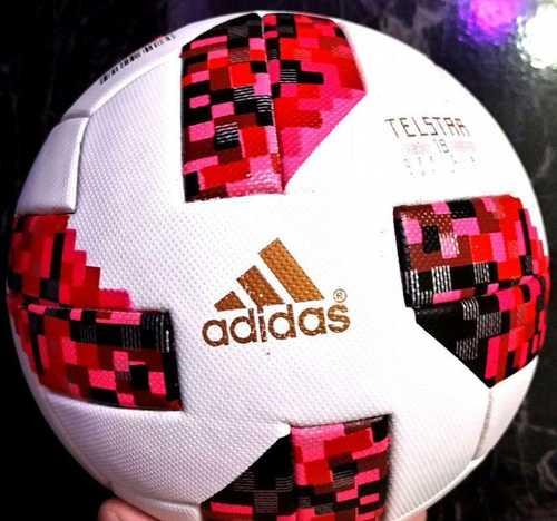 Футбольный мяч adidas telstar fifa 2018