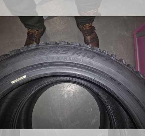 Pirelli Ice Zero 2 245/45 R18 100H