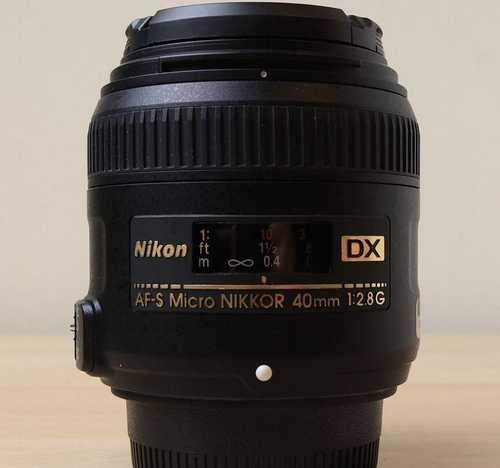 Объектив Nikon 40mm f/2.8G AF-S DX Micro-Nikkor