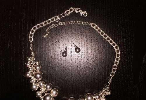 Ожерелье и серьги из серебряного металла