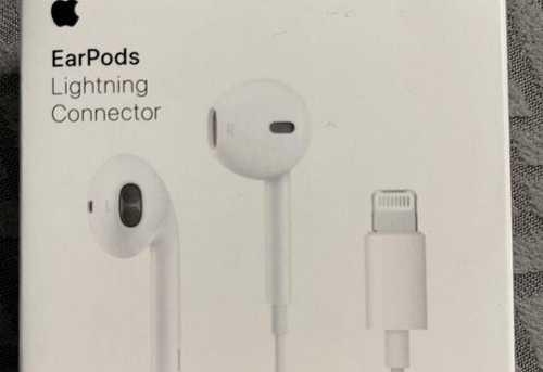 Гарнитура Apple EarPods Lightning Connector